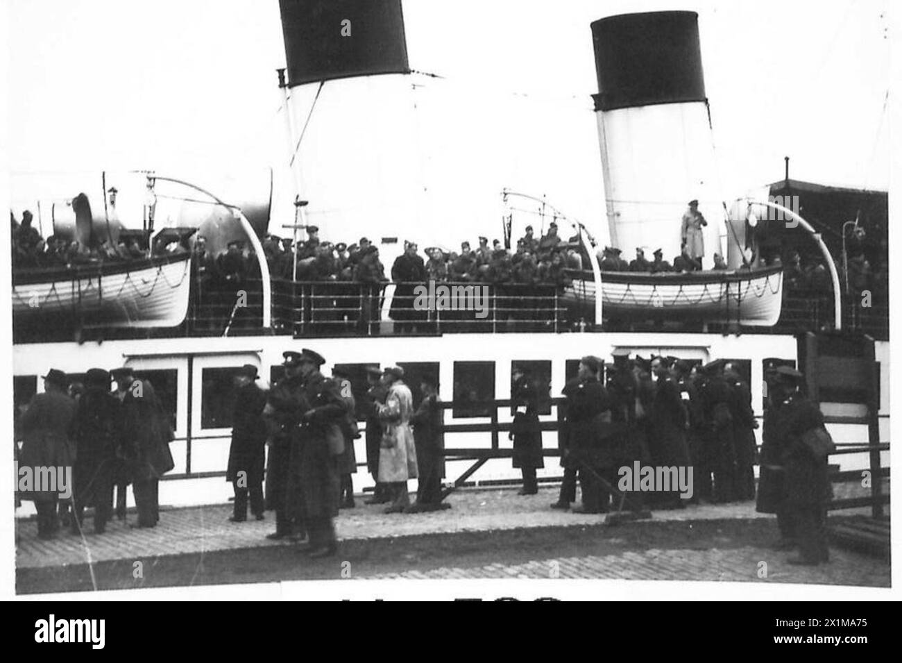 The first Canadian military contingent arrives at Greenock quay ...