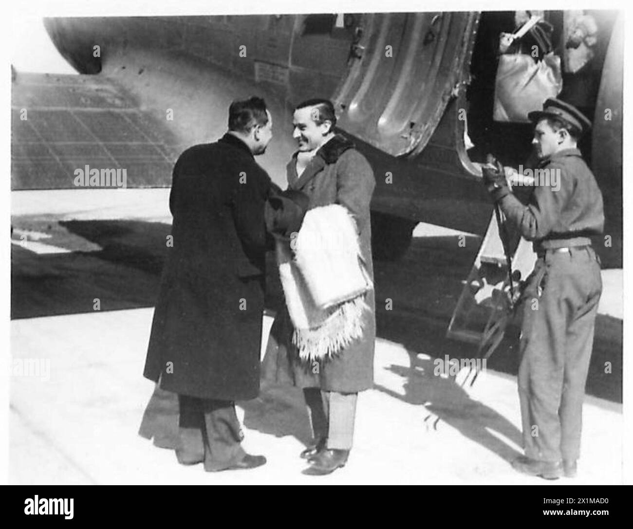 BRITISH AMBASSADOR ARRIVES IN BELGRADE - Dr. Subasic greets Mr ...