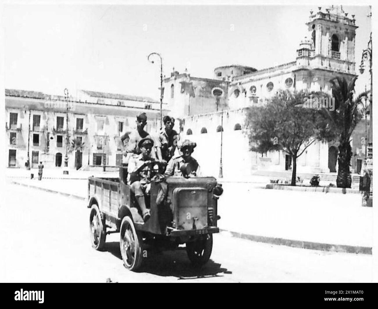 Captured italian soldiers invasion Black and White Stock Photos ...