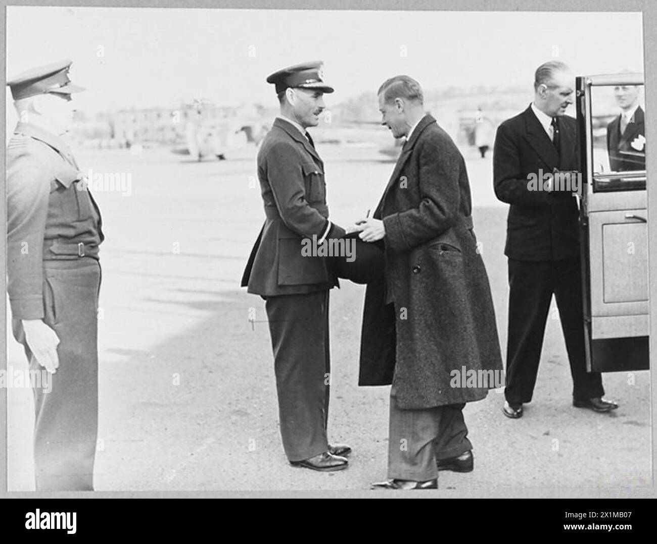 THE DUKE OF WINDSOR LEAVES HENDON - On 11th October 1945 the Duke of ...
