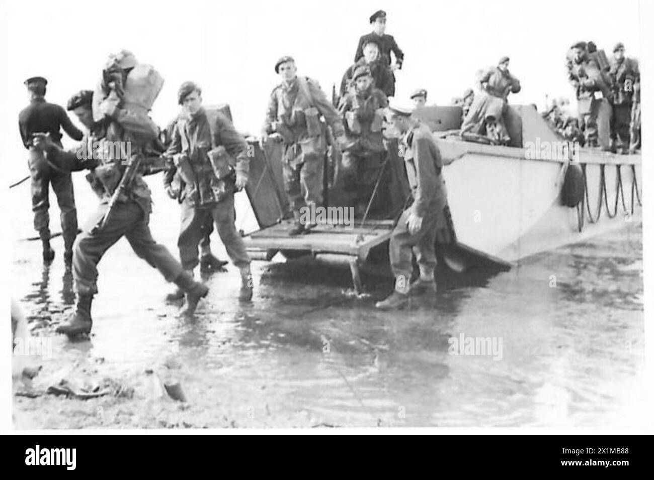 Parachute at beach Cut Out Stock Images & Pictures - Alamy