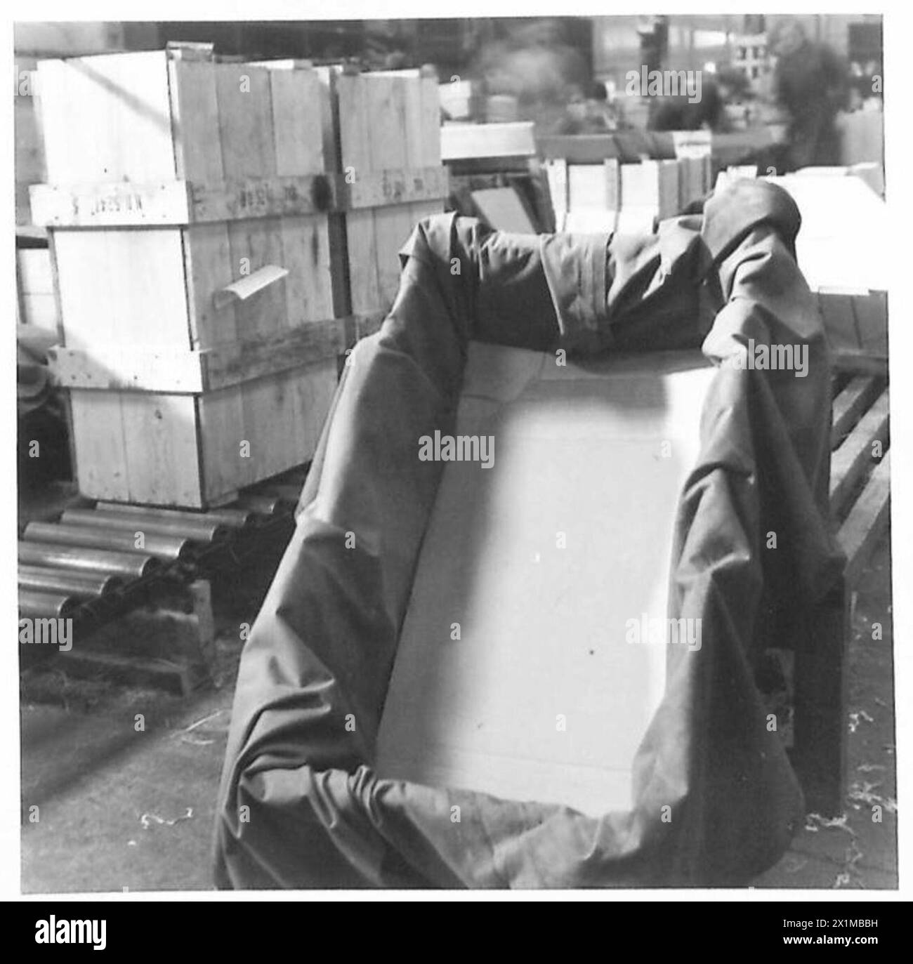 PACKING SYSTEM AT CHILWELL ORDNANCE DEPOT - Empty box , British Army ...