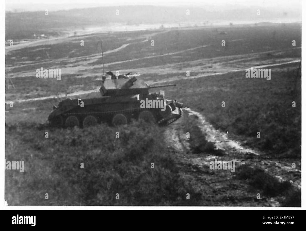 SECRETARY OF STATE FOR WAR WATCHES TANK DEMONSTRATION - Cruiser tanks ...