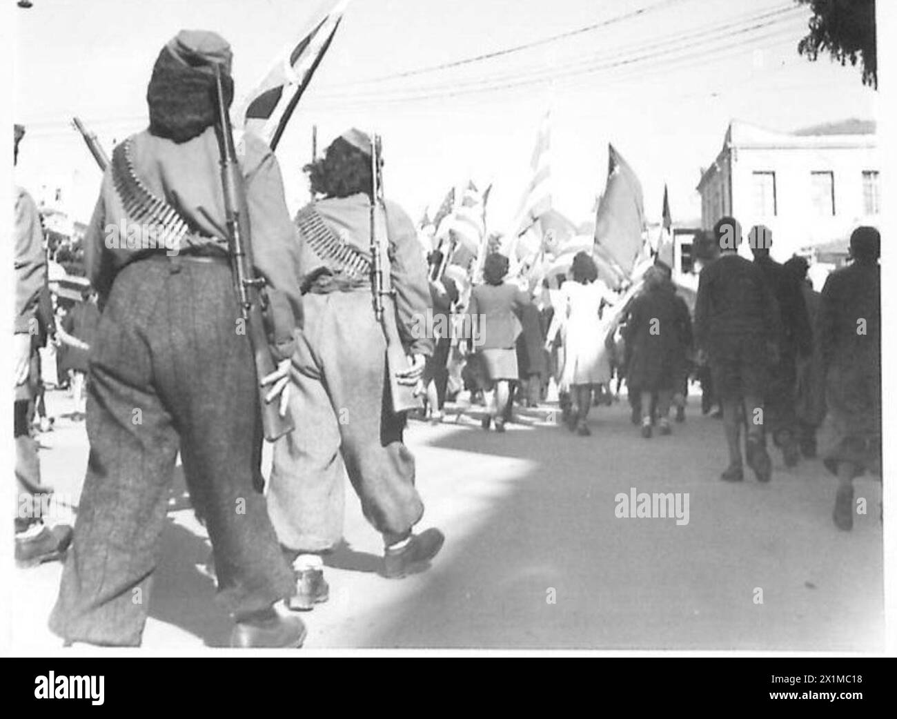 GREECE : MAIN BRITISH FORCE ENTERS SALONIKA - Flags of the liberating ...