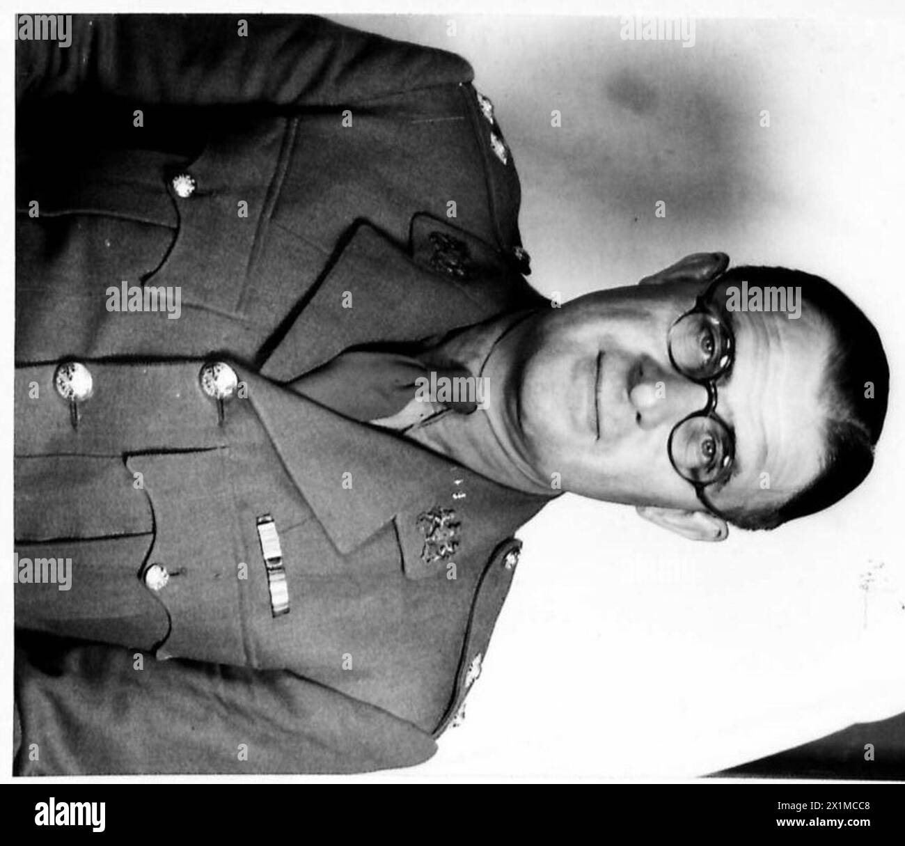 Portrait of Lieutenant W.A. Thomas of the British Army Stock Photo - Alamy