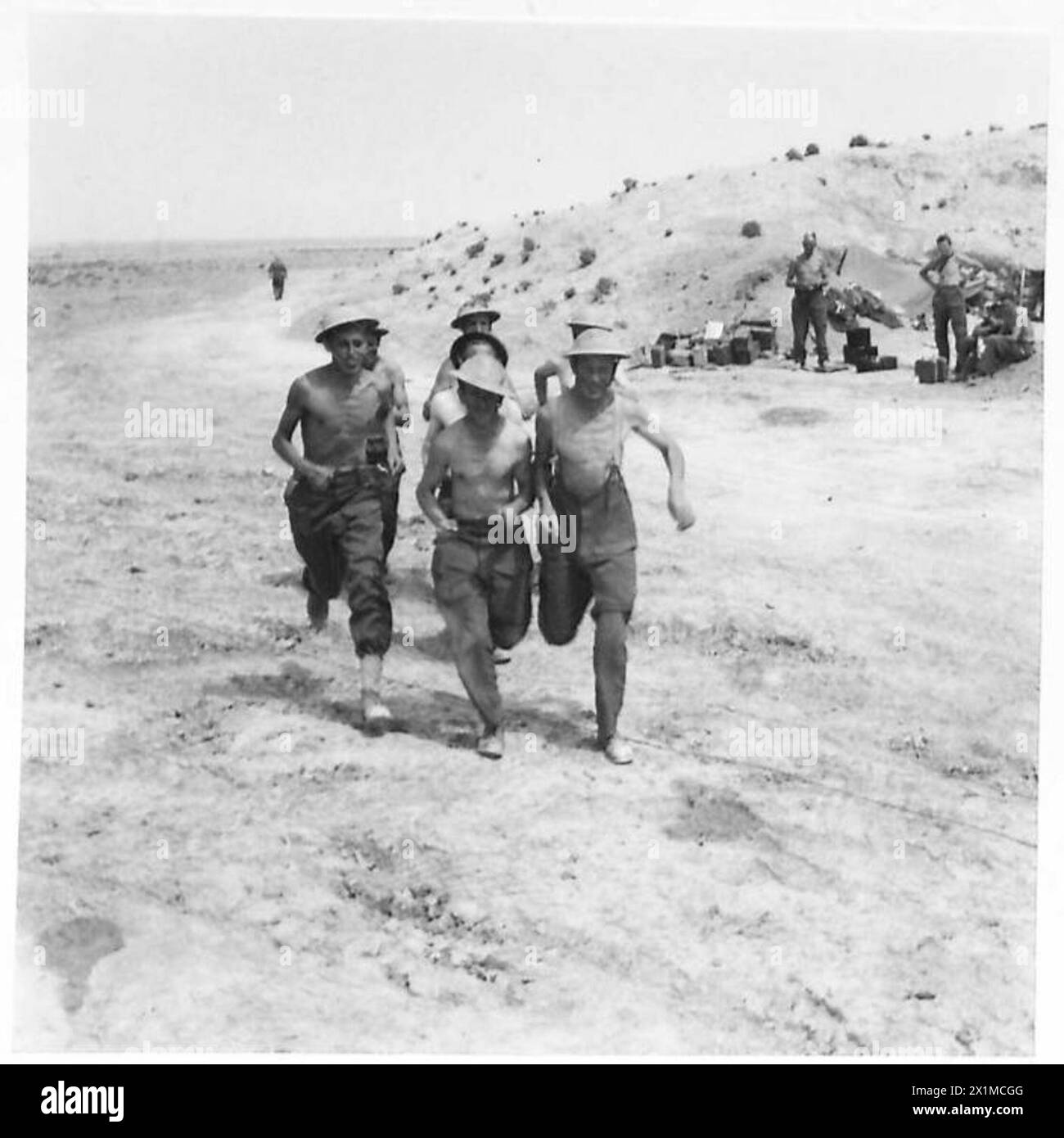 Gun british eighth army Cut Out Stock Images & Pictures - Alamy