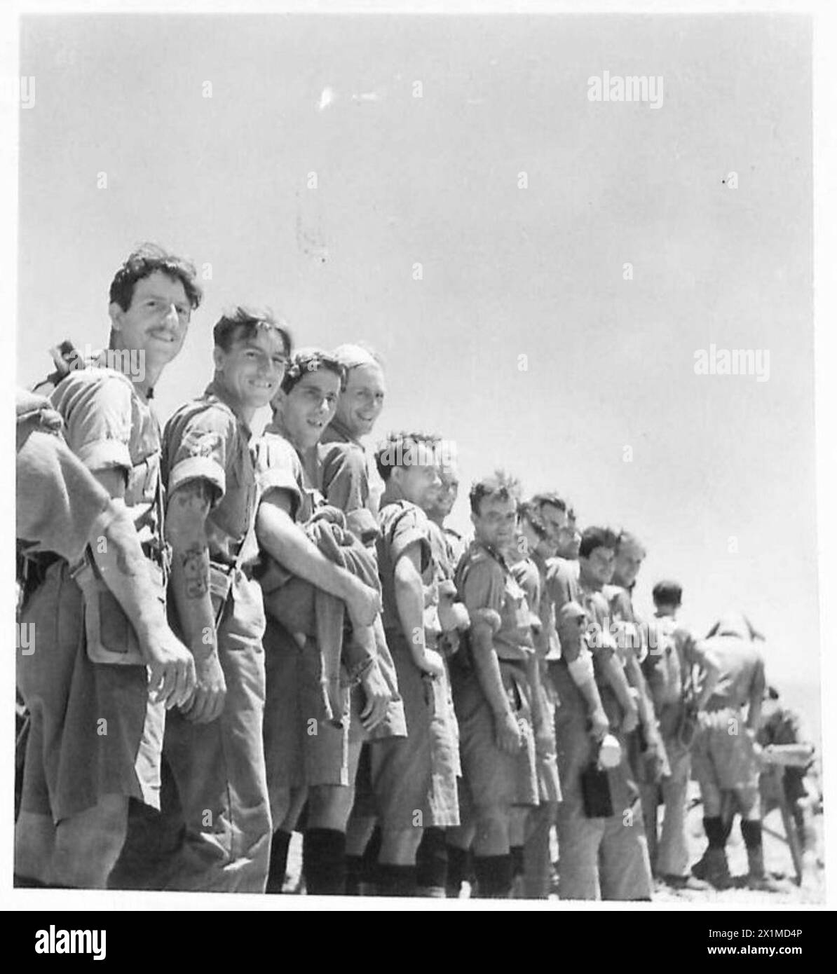 BRITISH SOLDIER PRISONERS RETURNED IN SYRIA - Troops queueing up to ...