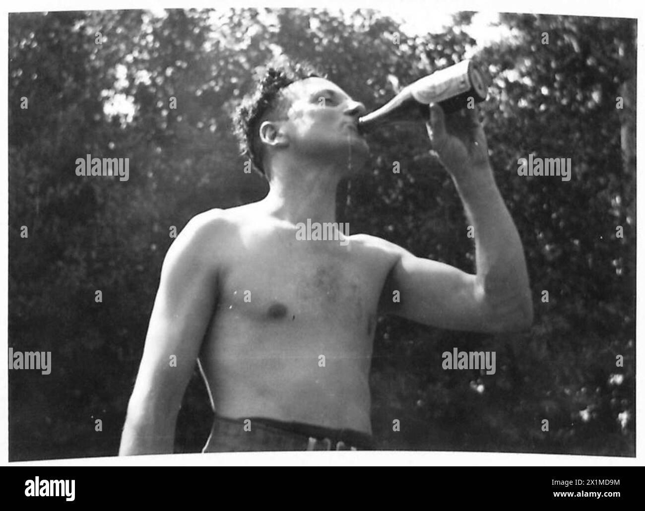 TANK MEN ENJOY A WELL-EARNED REST - Rf. A. Ward of Waltham Abbey, one ...