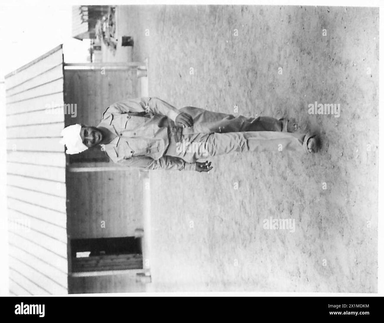 LIBYAN PRISONERS OF WAR CAMP - Types of prisoner wearing uniform ...