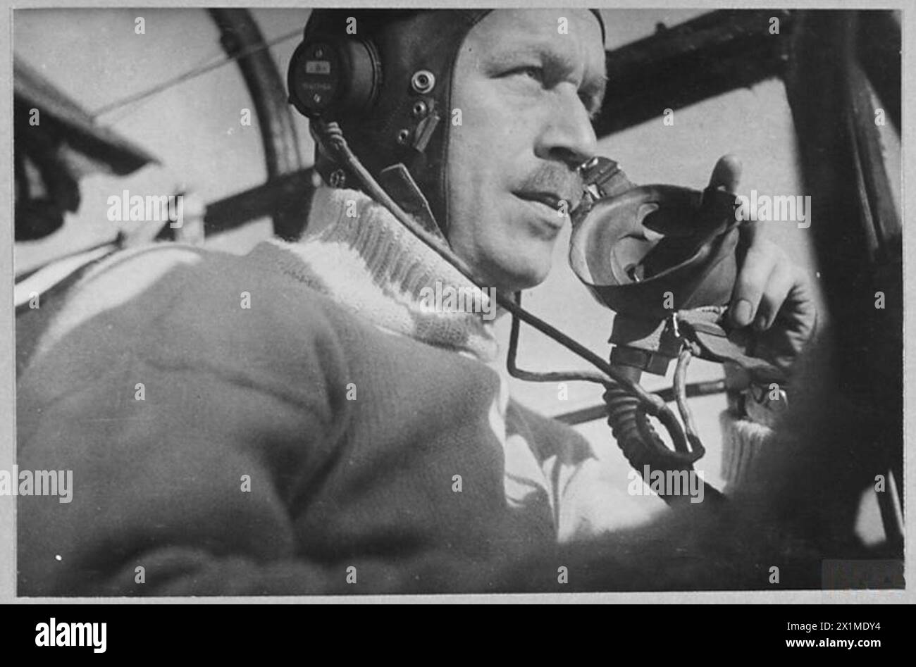 R.A.F. FLY OVER NORTH MAGNETIC POLE - 15493 Picture issued 1945 shows ...