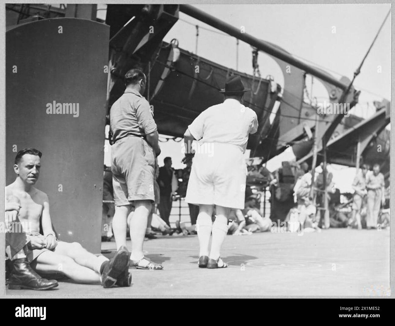 ON BOARD A BRITISH TROOPSHIP : - 11263 Picture (issued 1943) shows ...
