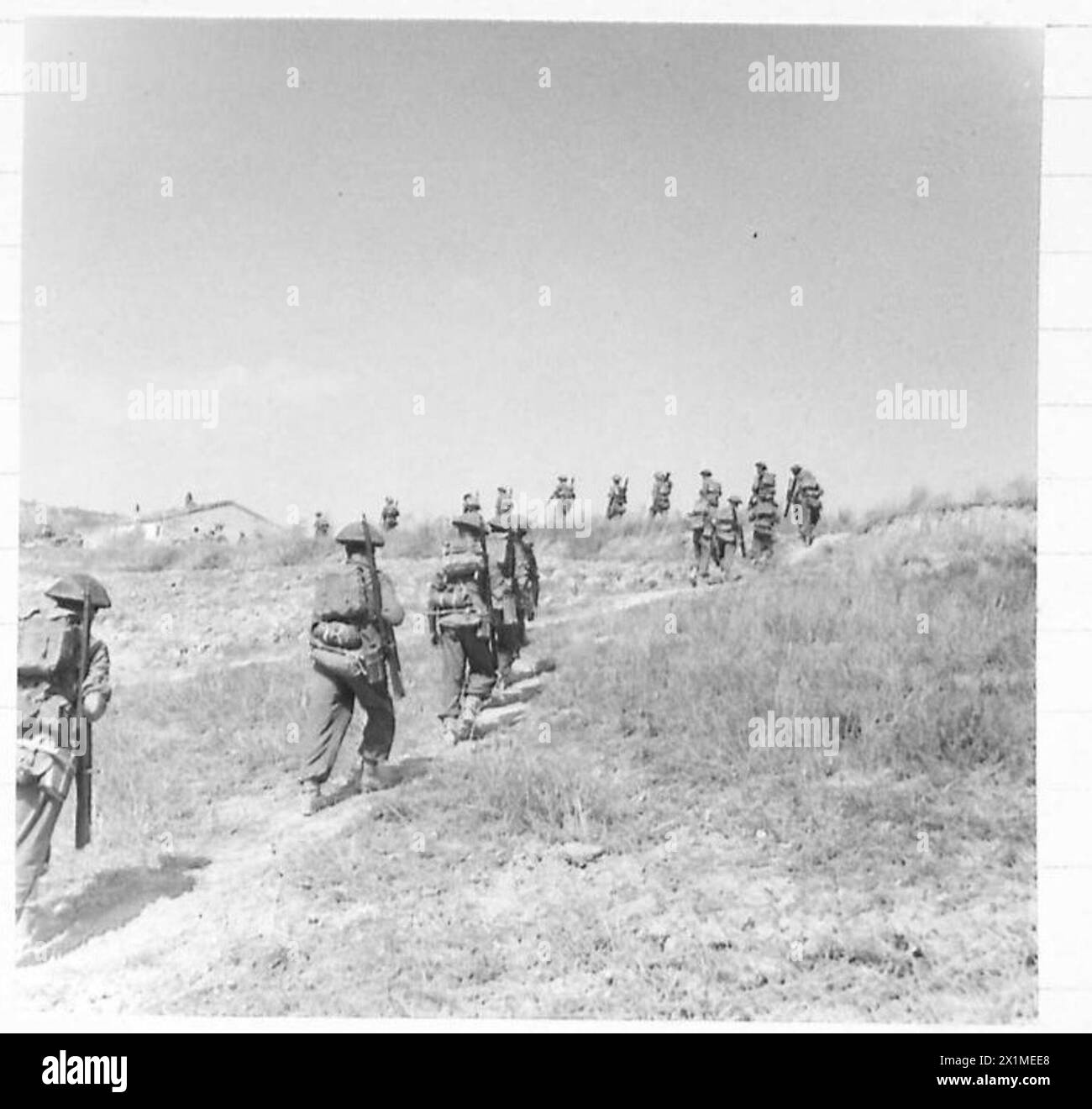 EIGHTH ARMY : ADVANCE INTO THE GOTHIC LINE - Infantrymen push on in the ...