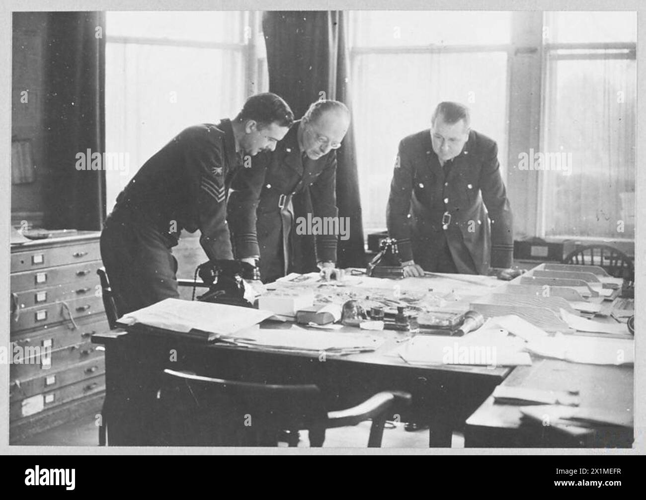 Intelligence staff raf bomber hi-res stock photography and images - Alamy