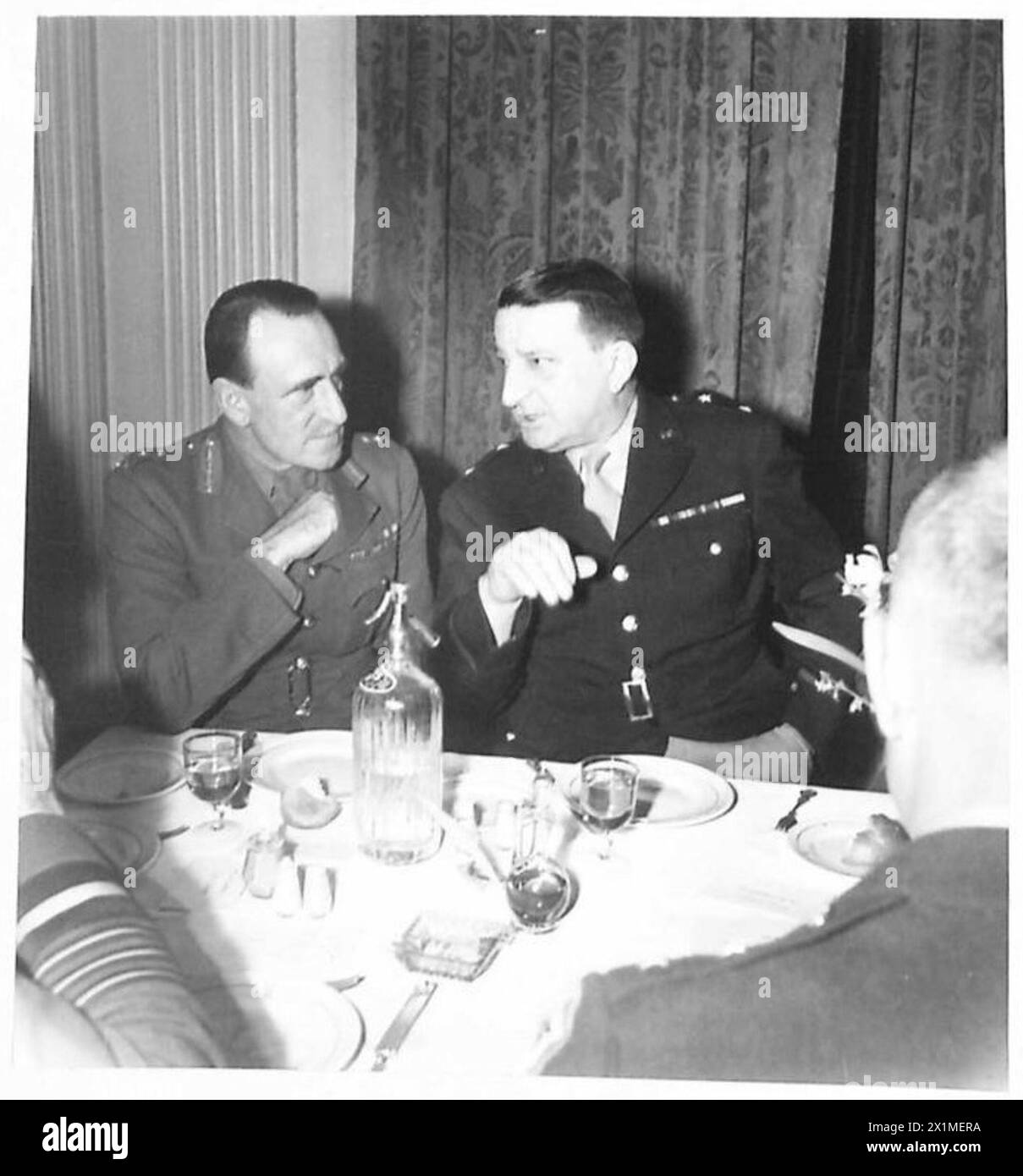 BRITISH-AMERICAN FORCES DINING CLUB - Left to right : General Sir ...