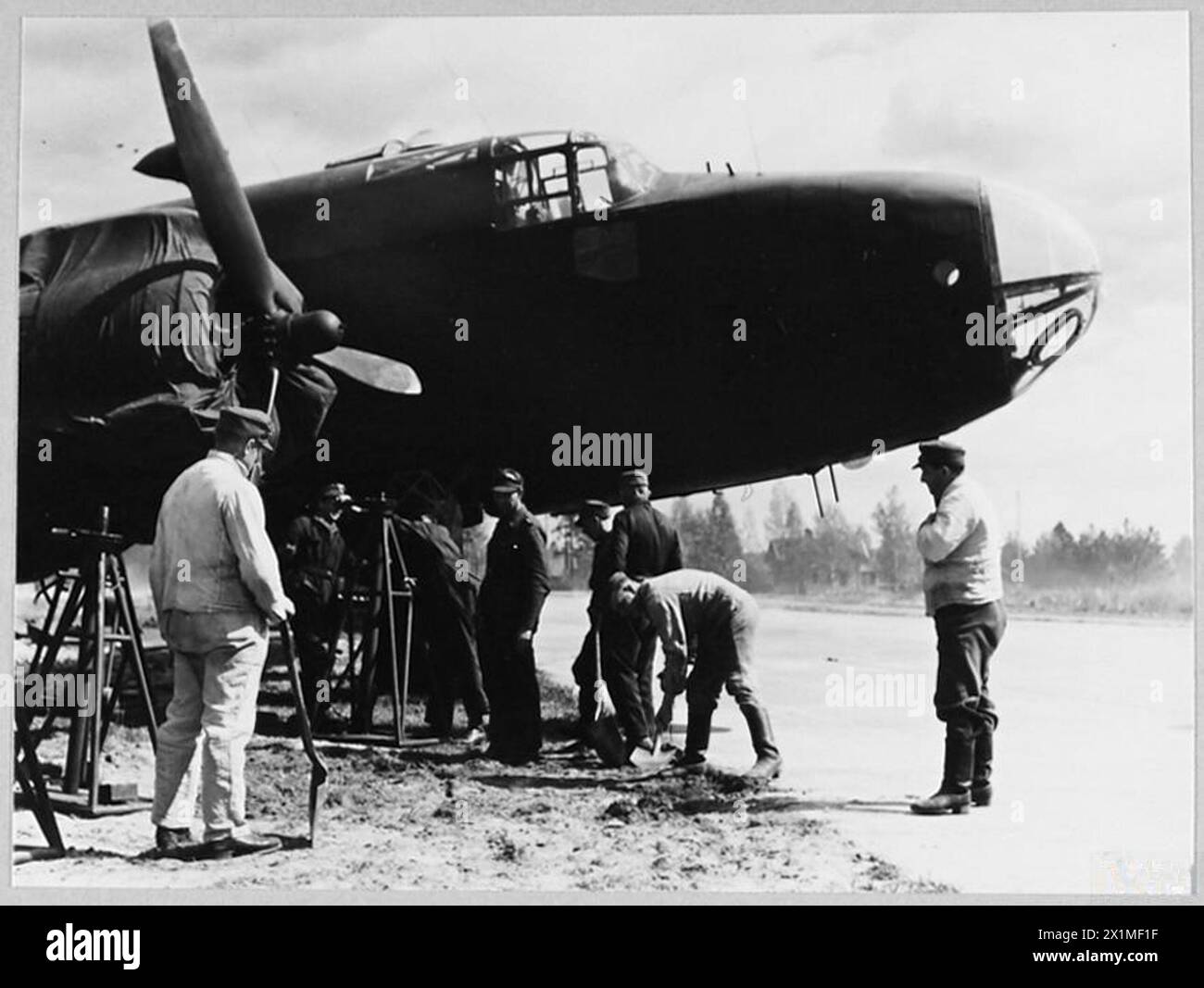 LUFTWAFFE WORK AT R.A.F. AIRFIELD IN NORWAY - Luftwaffe ground crews at ...