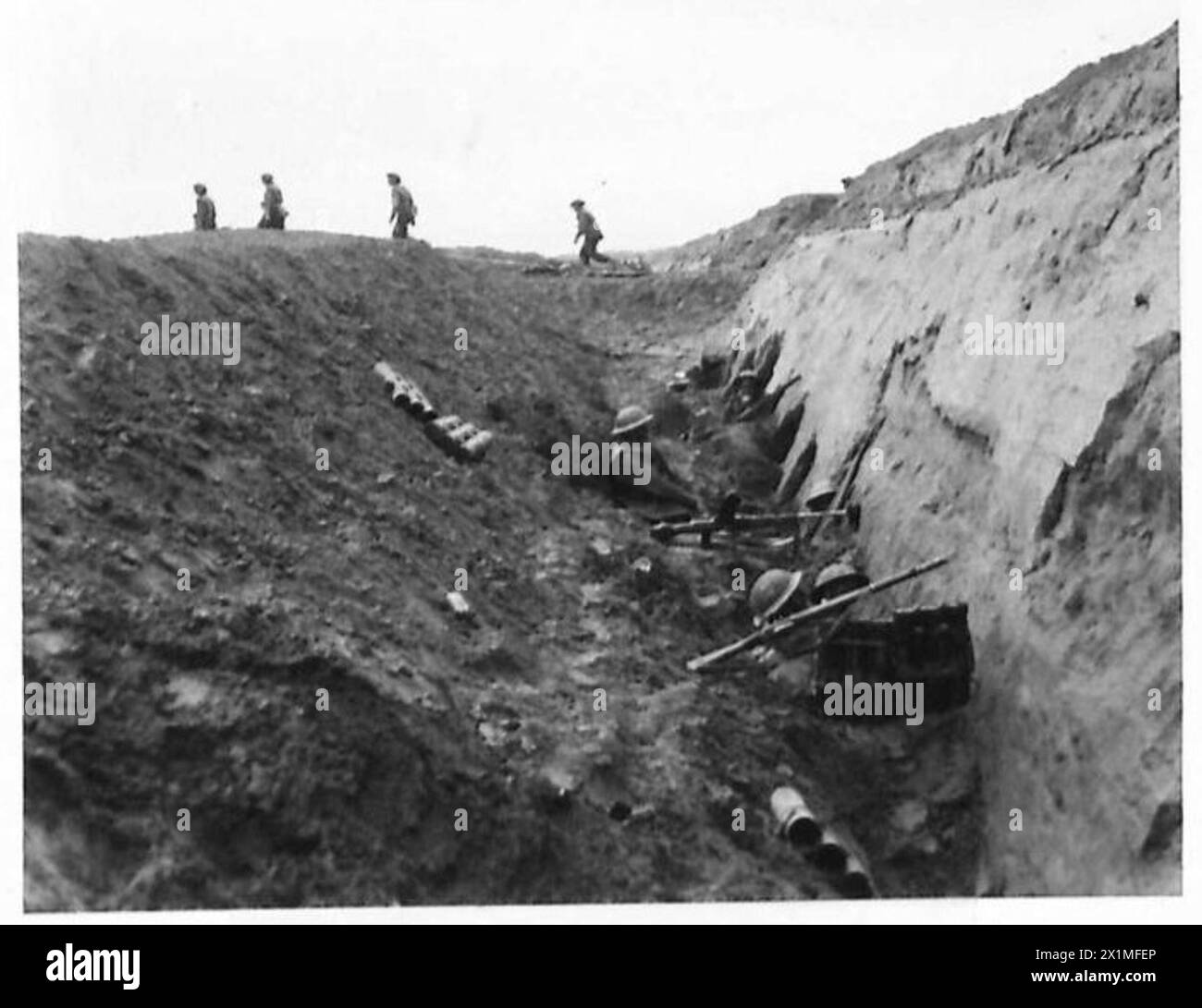 BATTLE OF THE MARETH LINE FIRST PICTURE - Crossing an anti-tank ...