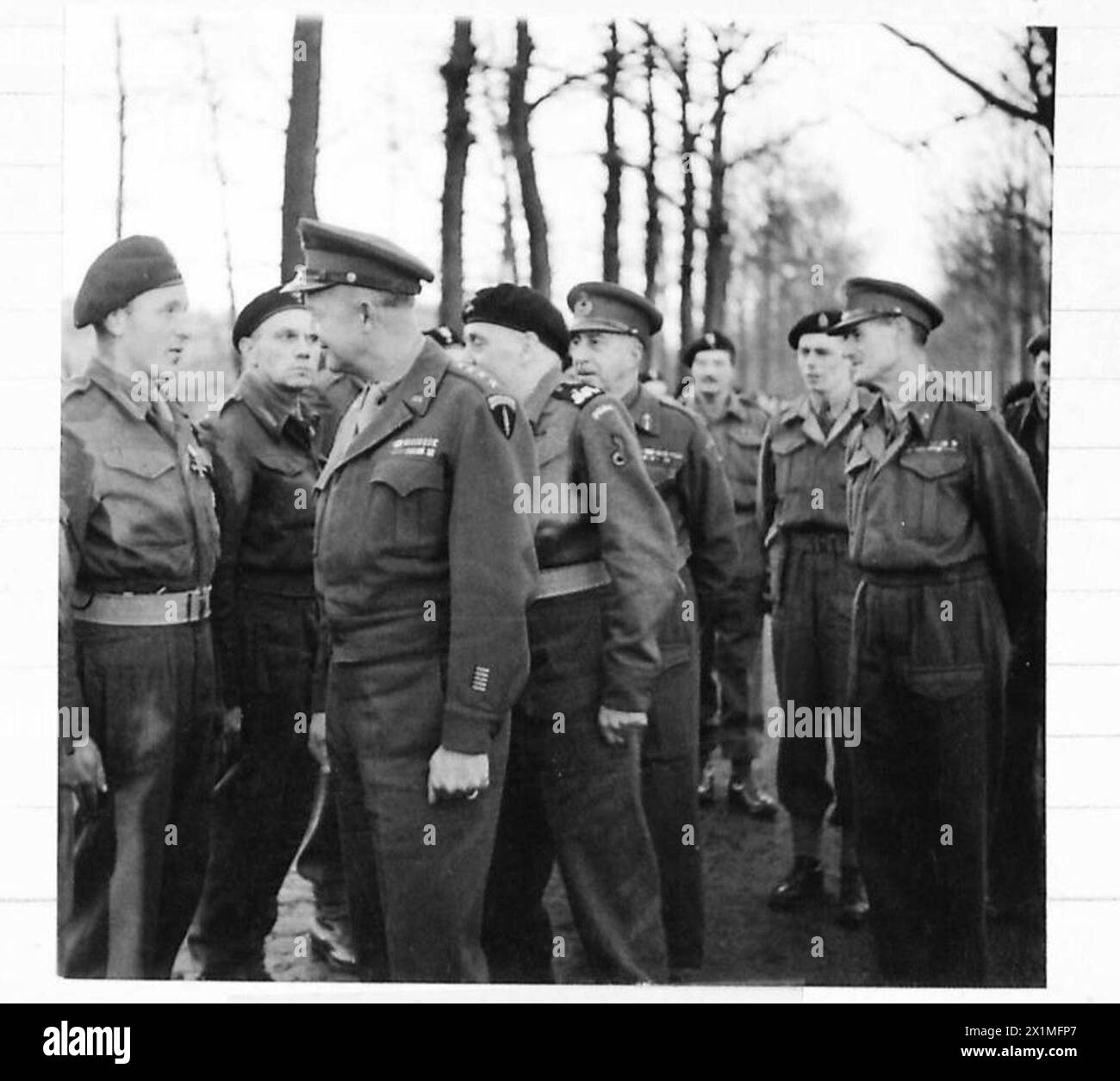 General Dwight Eisenhower meets soldiers of the 1st Polish Armoured ...