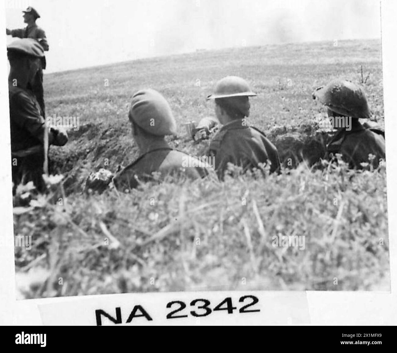 FIRST ARMY IN ACTION NORTH OF BOU ARADA - Men of the 10th Rifle Brigade ...
