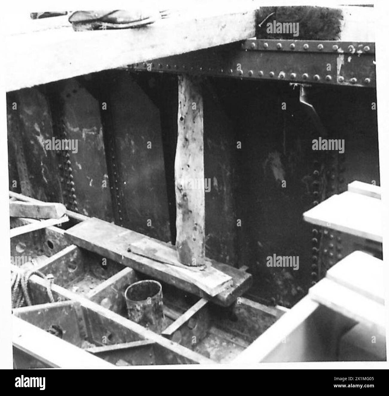 Construction strut Black and White Stock Photos & Images - Alamy
