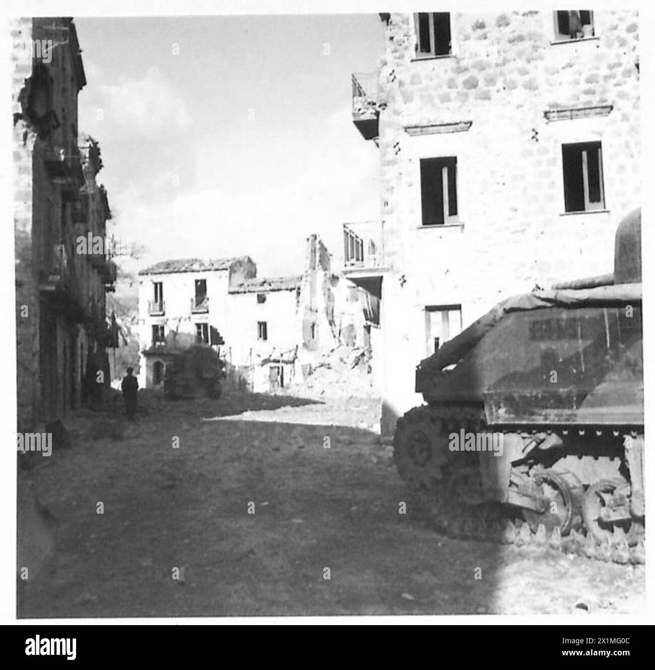 ITALY : FIFTH ARMYGARIGLIANO FRONT - Sherman tanks passing through the ...
