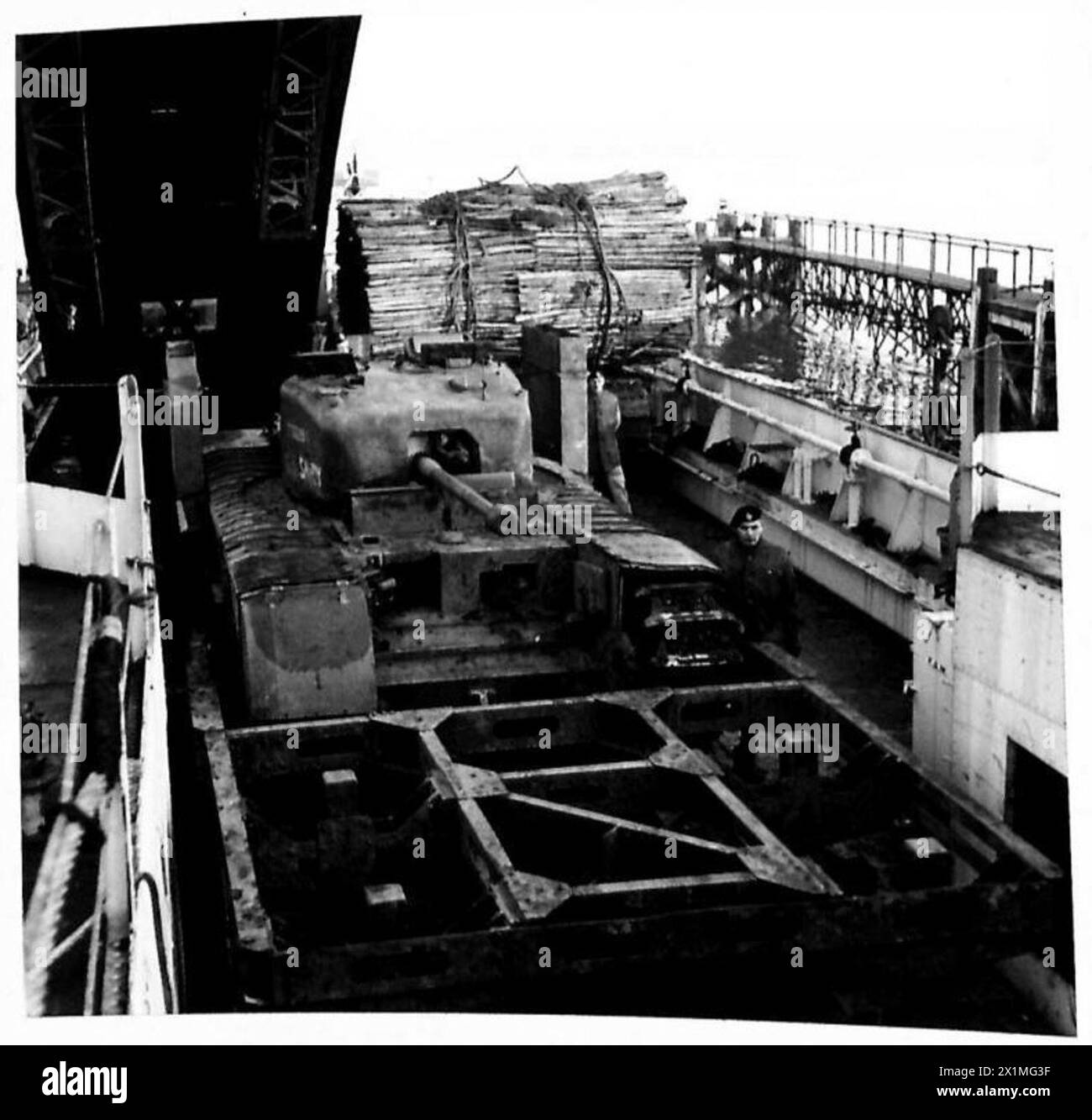 SPECIAL DEVICE FOR ENABLING TANKS TO CLIMB EXCEPTIONALLY STEEP INCLINES ...