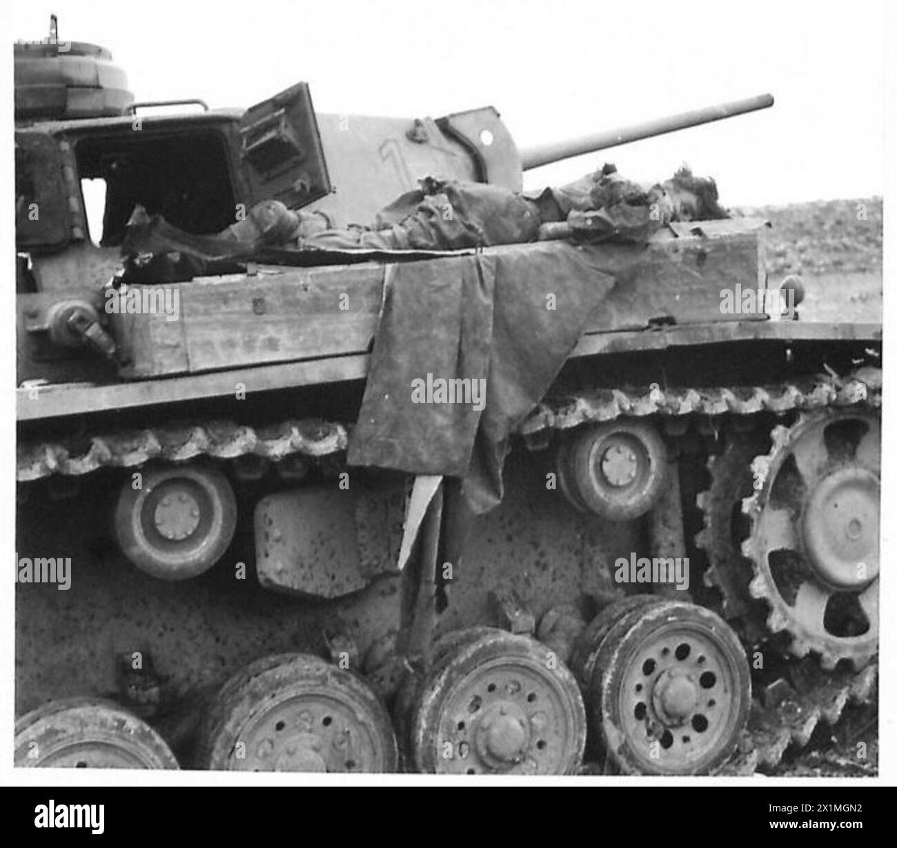 Tank crew supervision Cut Out Stock Images & Pictures - Alamy