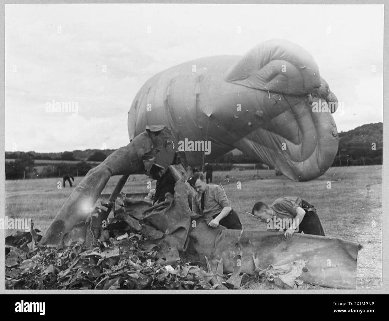 R.A.F. BALLOON DEFENCE AGAINST THE FLYING BOMB - Picture (issued 1944 ...