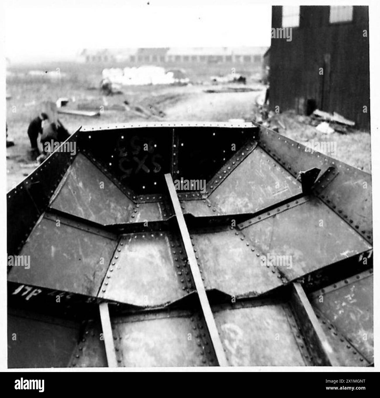 ROYAL ENGINEERS ASSEMBLE NEW CRAFTSingle Screw Motor Launch - After ...