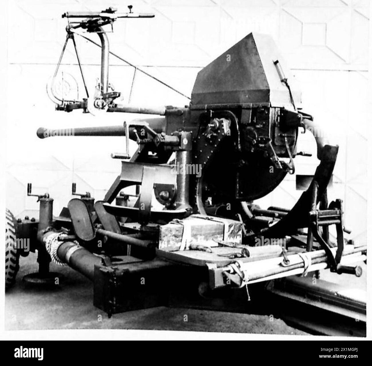 SPECIAL ASSIGNMENT FOR W.S.7c - A 40 mm gun, British Army Stock Photo ...