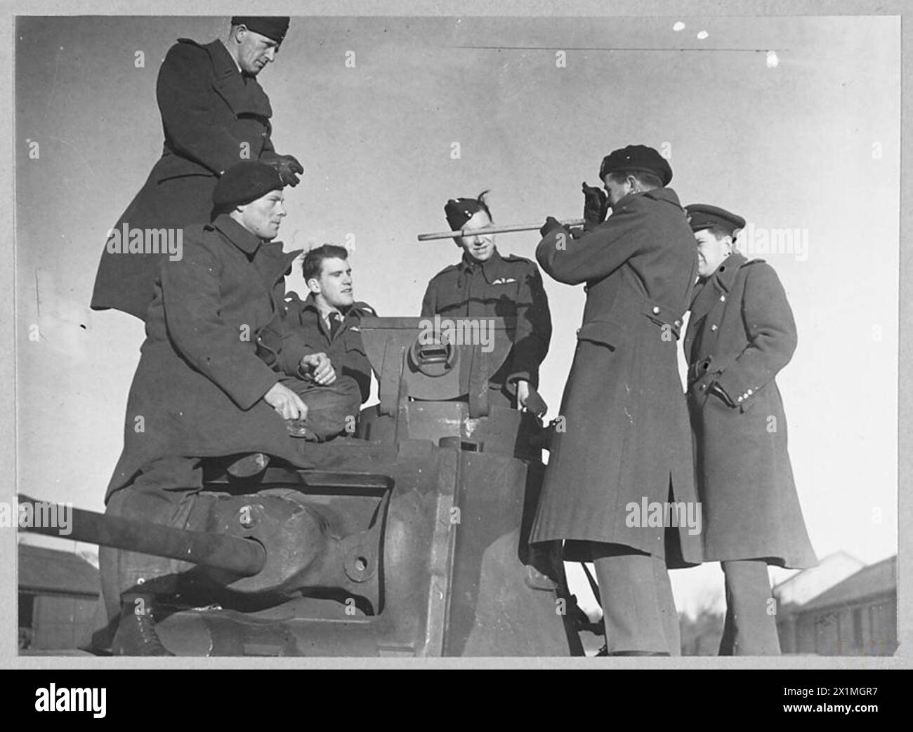 AIR AND TANK CREWS LEARN EACH OTHER'S TASKS - 4525 A Tank Corps officer ...