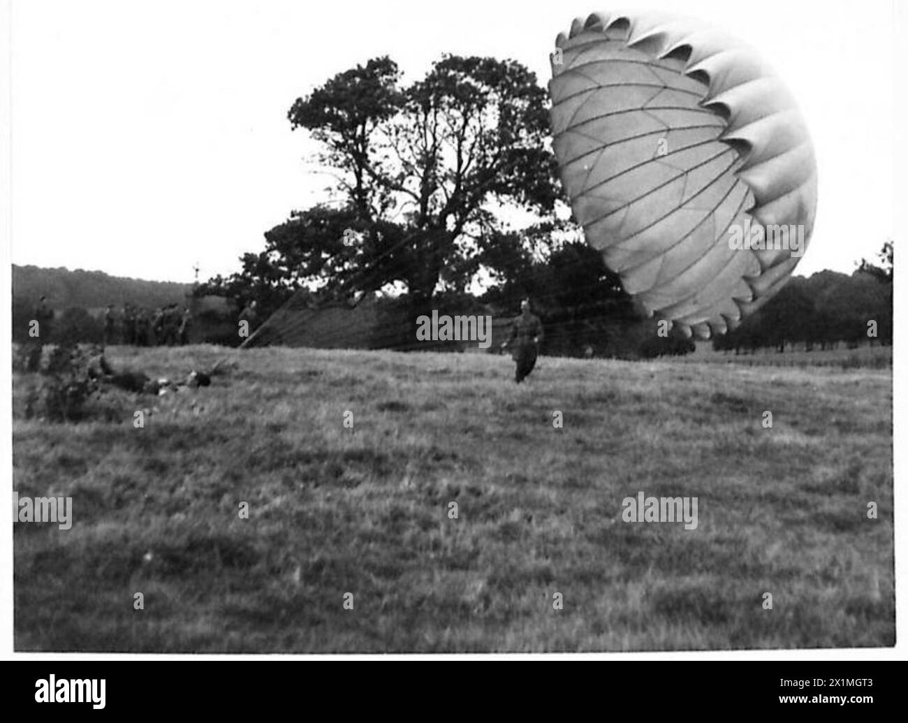Students at the Parachute Training Depot and School learning proper ...