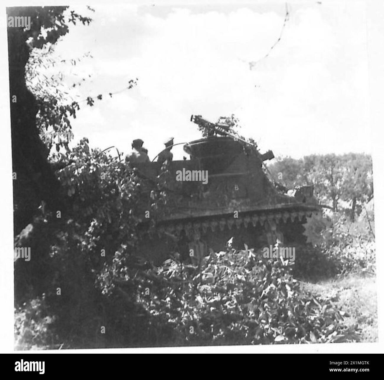 EIGHTH ARMY : VARIOUS - Priest S.P. guns of the 12 R.B.A., HAC., in ...