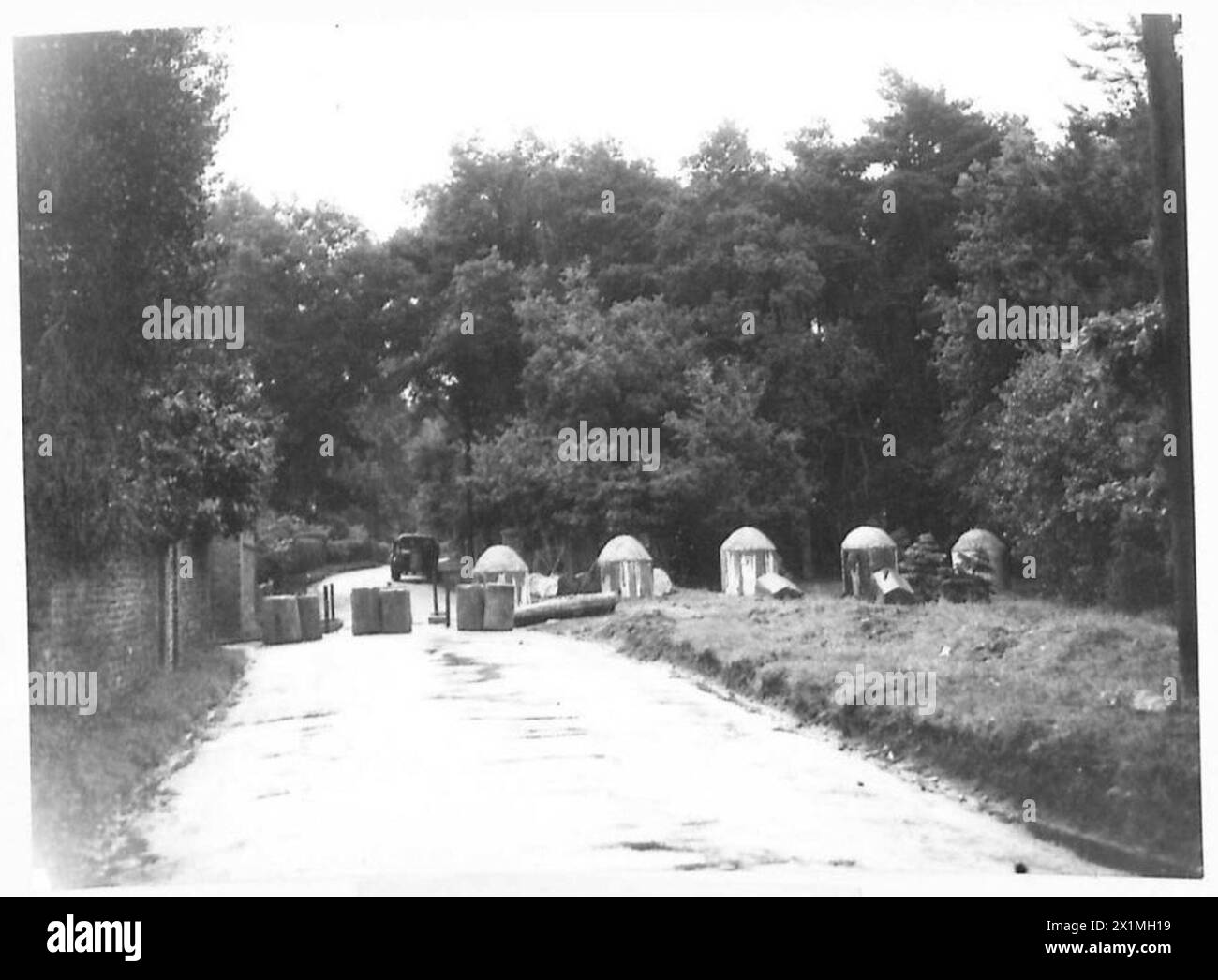 TANK TRAPS - Various types of tank traps in the Farnham district ...