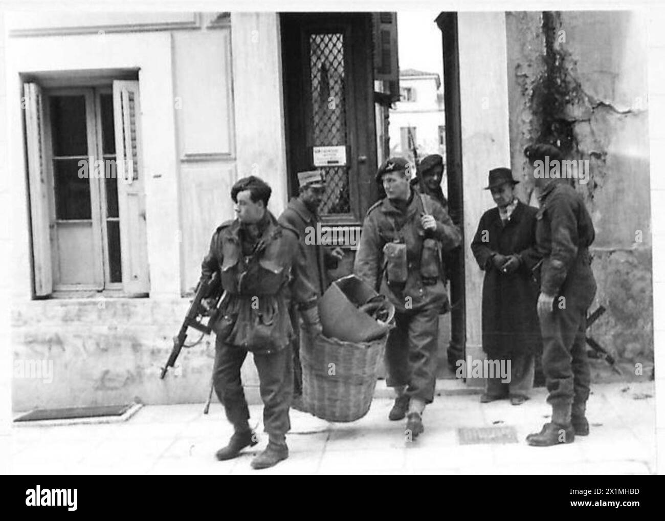 GREECE : THE FINAL MOPPING UP IN ATHENS - Members of a British Raiding ...