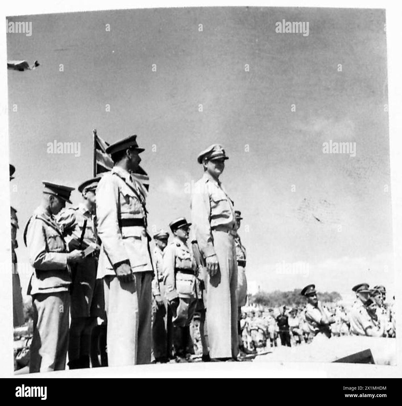 General Dwight Eisenhower inspects British troops in North Africa ...