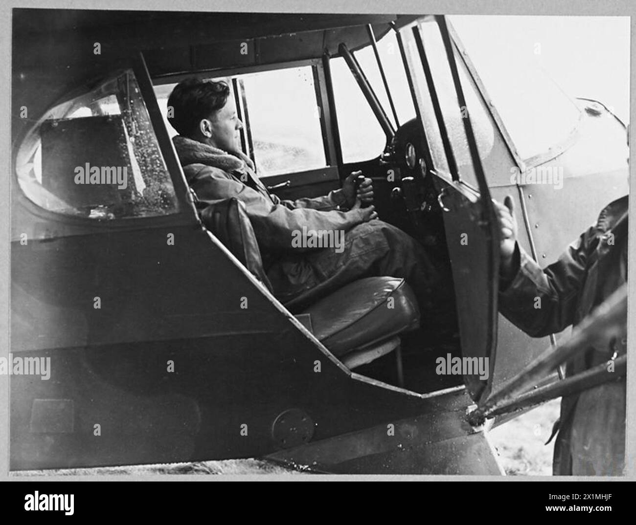 U.S.LIGHT AIRCRAFT TYPES FOR TRAINING BRITISH ARMY PILOTS. - (6113) A ...