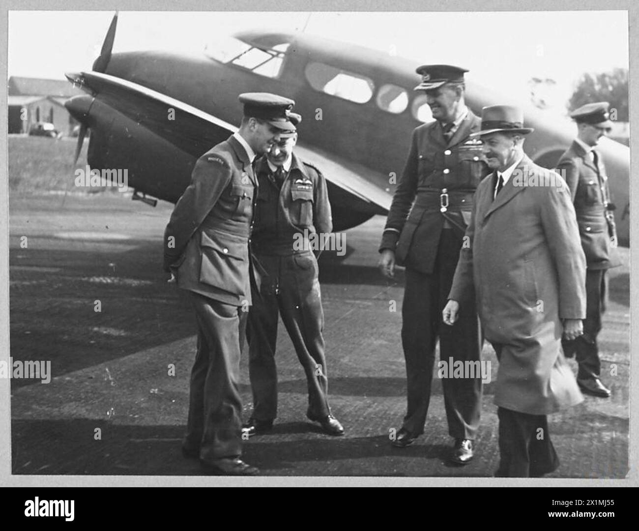 VISIT OF SOUTHERN RHODESIAN PREMIER TO RHODESIAN BOMBERSQUADRON ...