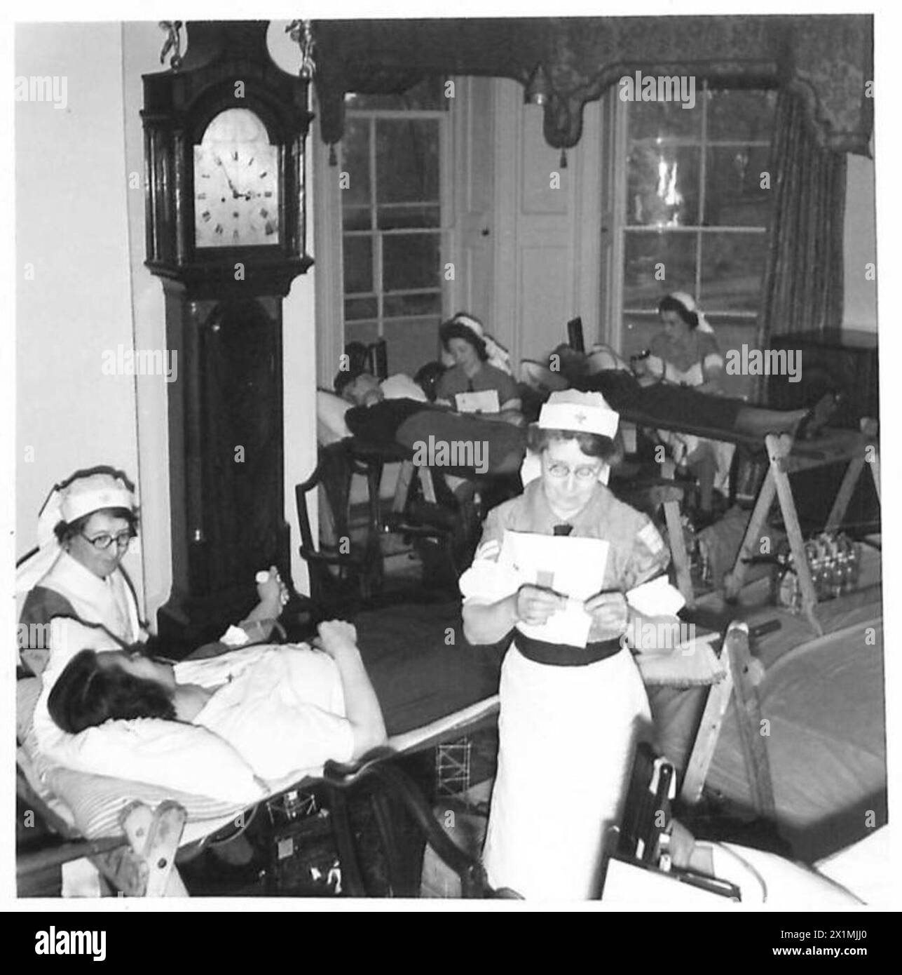 THE ARMY BLOOD TRANSFUSION SERVICE - Mobile bleeding units set up their ...