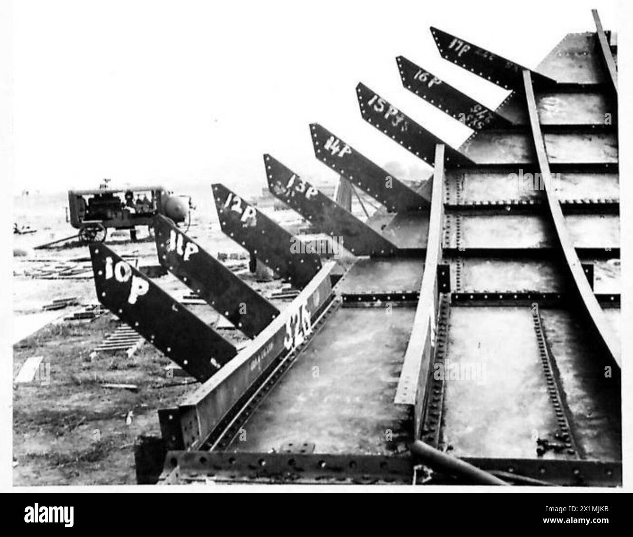 ROYAL ENGINEERS ASSEMBLE NEW CRAFT60 ft. Dumb Barge - Inboard view ...