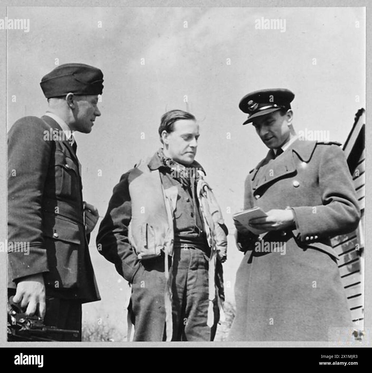AN AUSTRALIAN FIGHTER SQUADRON IN BRITAIN [No.457 SQUADRON] - The ...