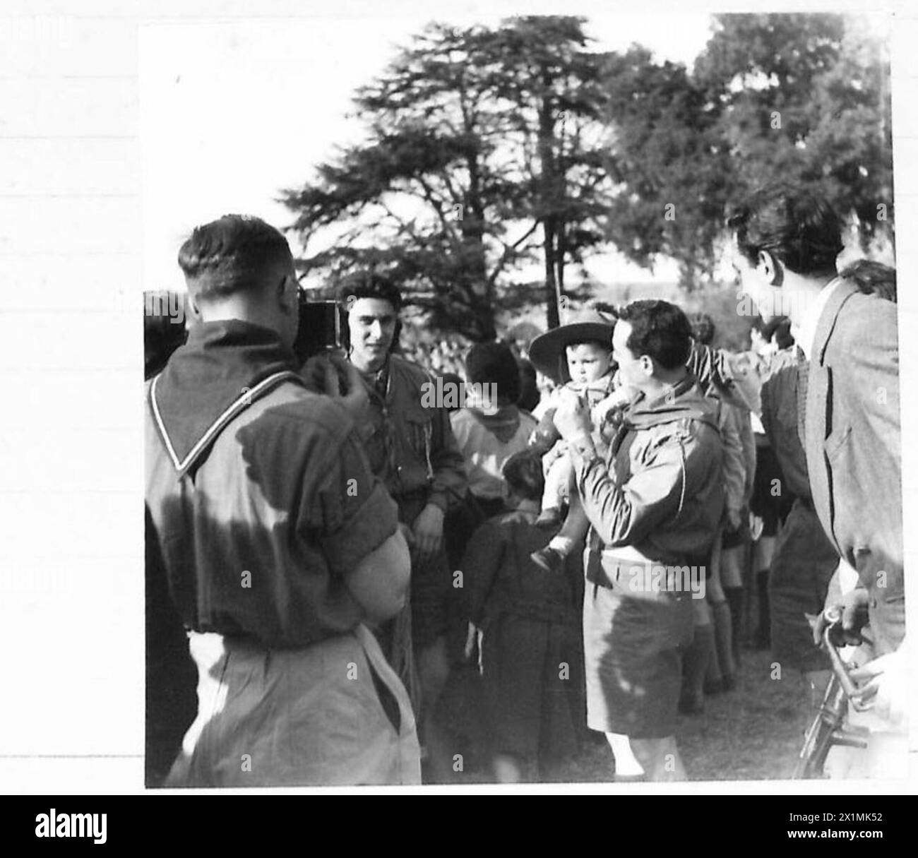 ROME : SCOUT RALLY - Laurie, an English cub-master, takes a photograph ...