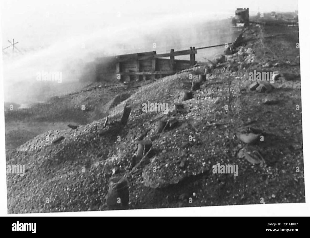 CLEARING OF MINES BY HIGH PRESSURE WATER JET - The monitor in operation ... CLEARING OF MINES BY HIGH PRESSURE WATER JET - The monitor in operation ...