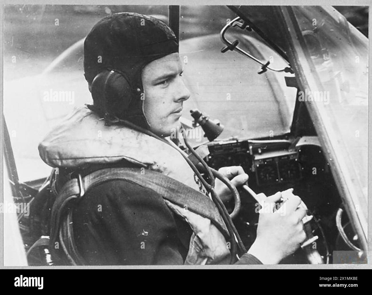 BEAUFIGHTER CREWS OF COASTAL COMMAND - Flight Commanders at the ...