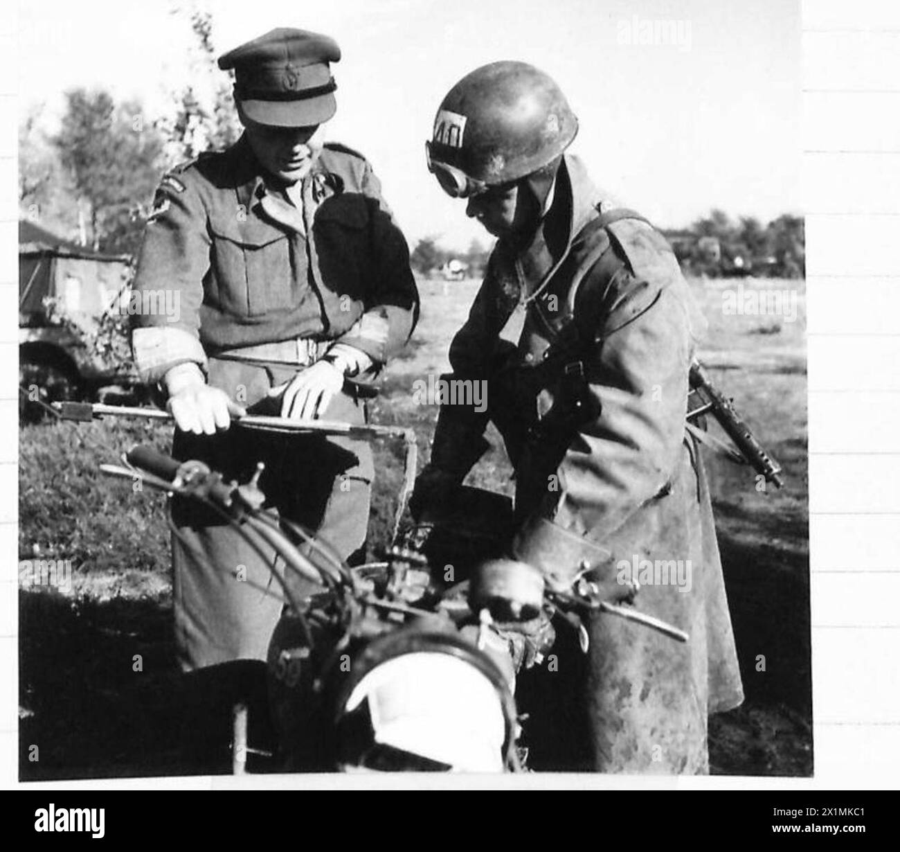 DESPATCH RIDER OF ROYAL CORPS OF SIGNALS. - The D.R. starts his ride ...