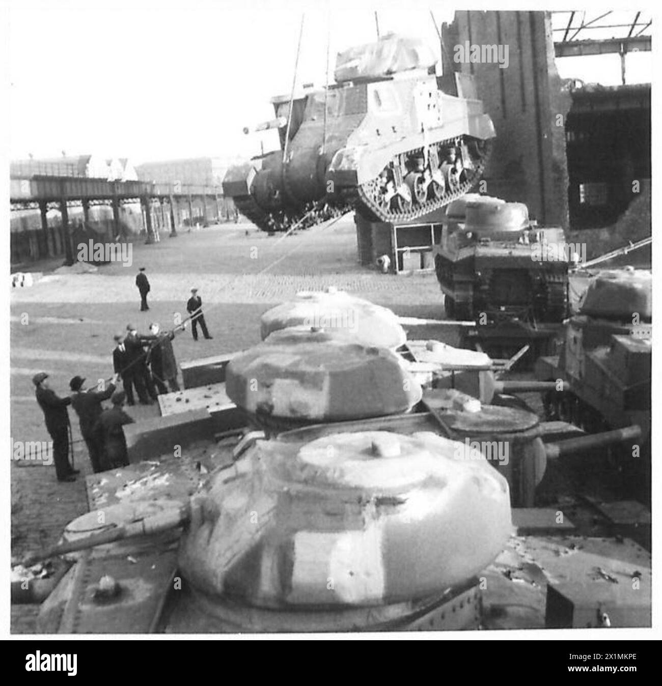 "GENERAL GRANT" TANKS ARRIVE - General Grant tanks being offloaded from ...