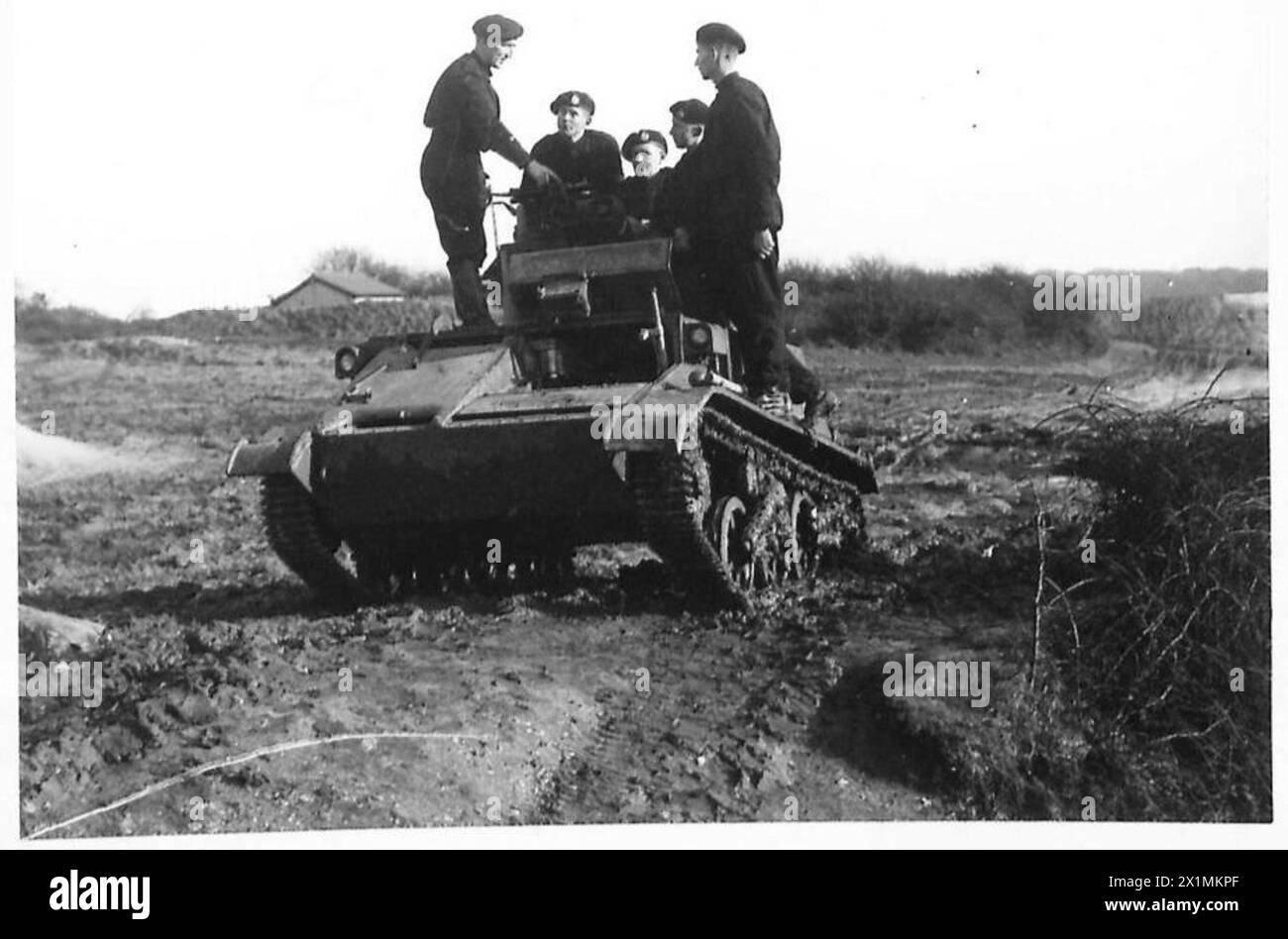 ROYAL TANK CORPS ON MANOEUVRES AT BOVINGTON - Light, medium and heavy ...