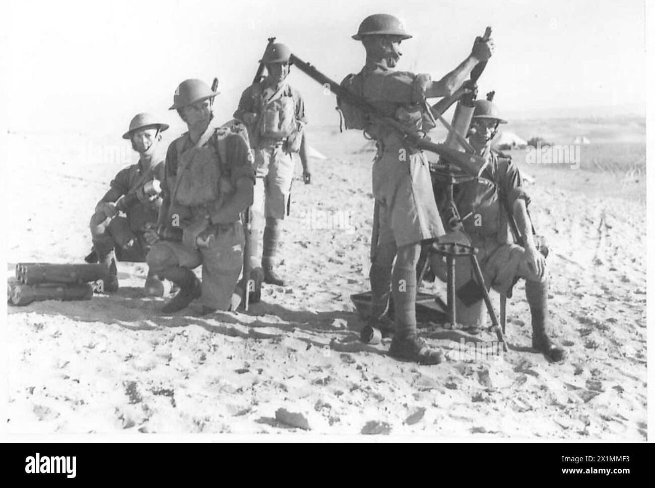 INFANTRY IN TRAINING - A trench mortar crew at practice , British Army ...