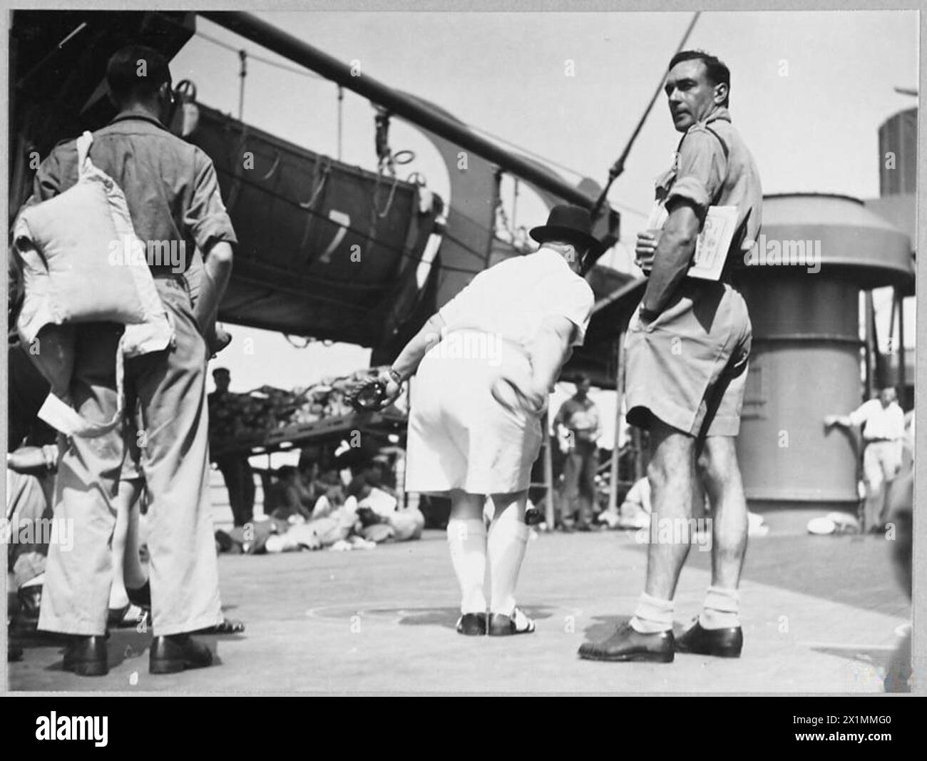 ON BOARD A BRITISH TROOPSHIP : - 11263 Picture (issued 1943) shows ...