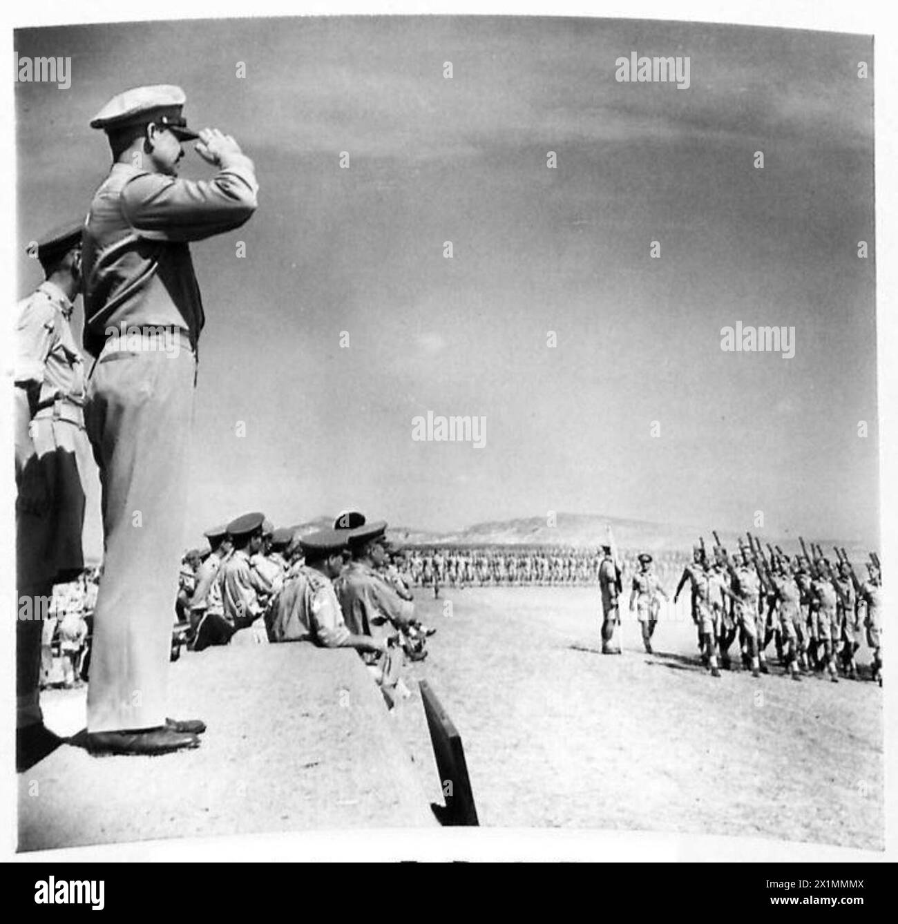 NORTH AFRICA : GENERAL EISENHOWER INSPECTS BRITISH TROOPS - General ...