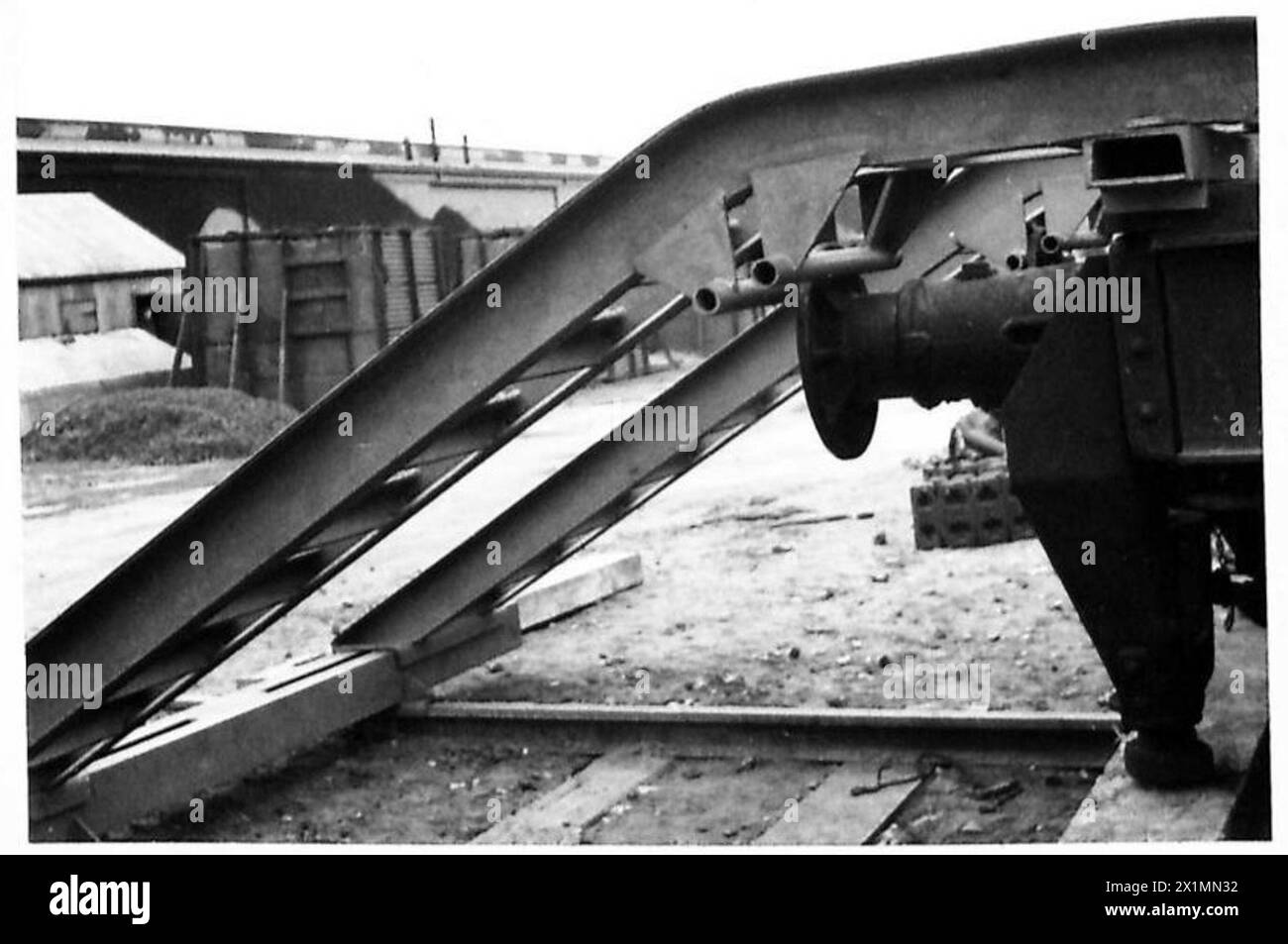 RAMP AND LADDER WAGON - A 25 ton r amp ladder , British Army Stock ...